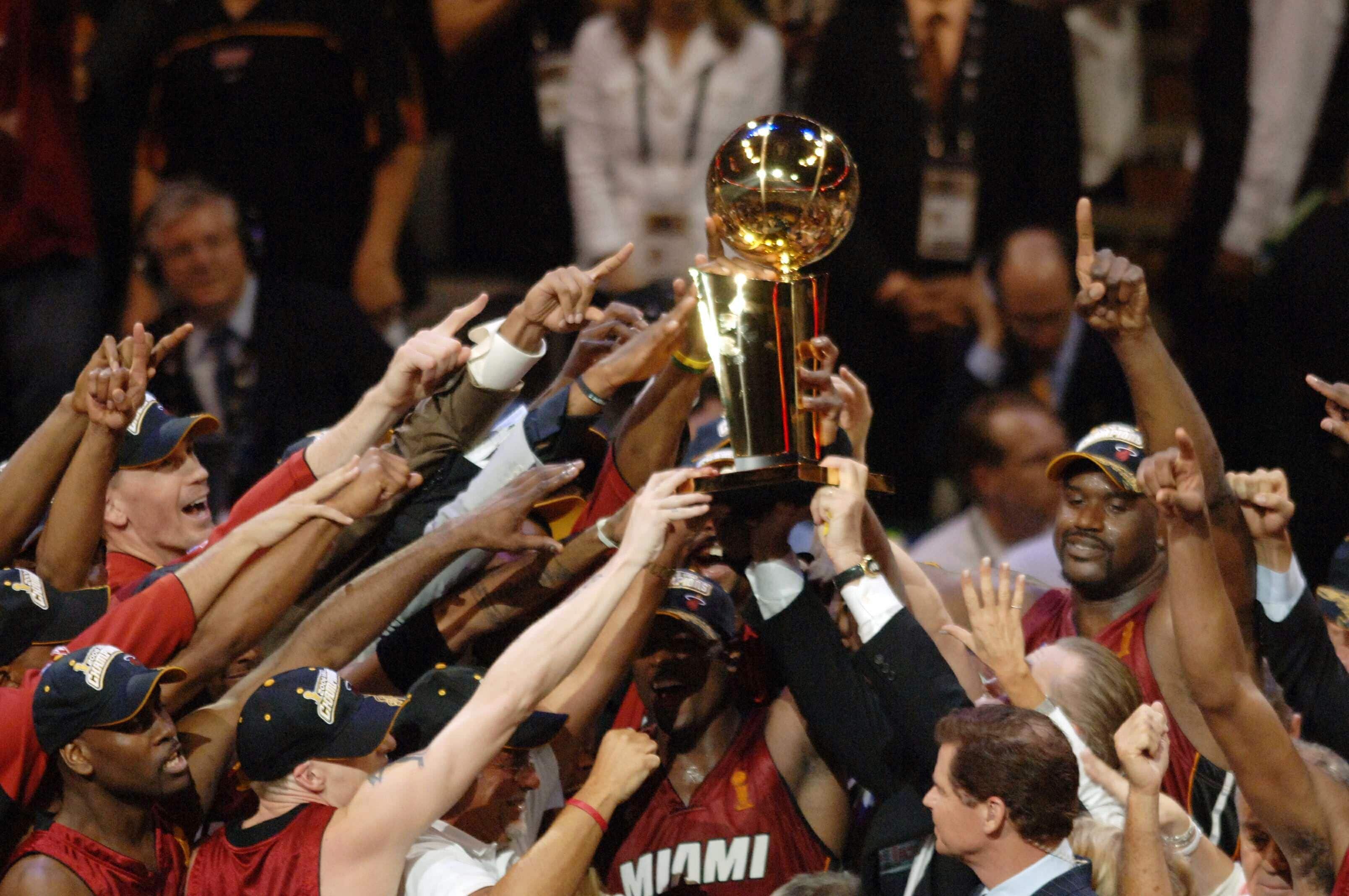 15 Strong: 2006 NBA Finals Game 6 Photo Gallery | Miami Heat
