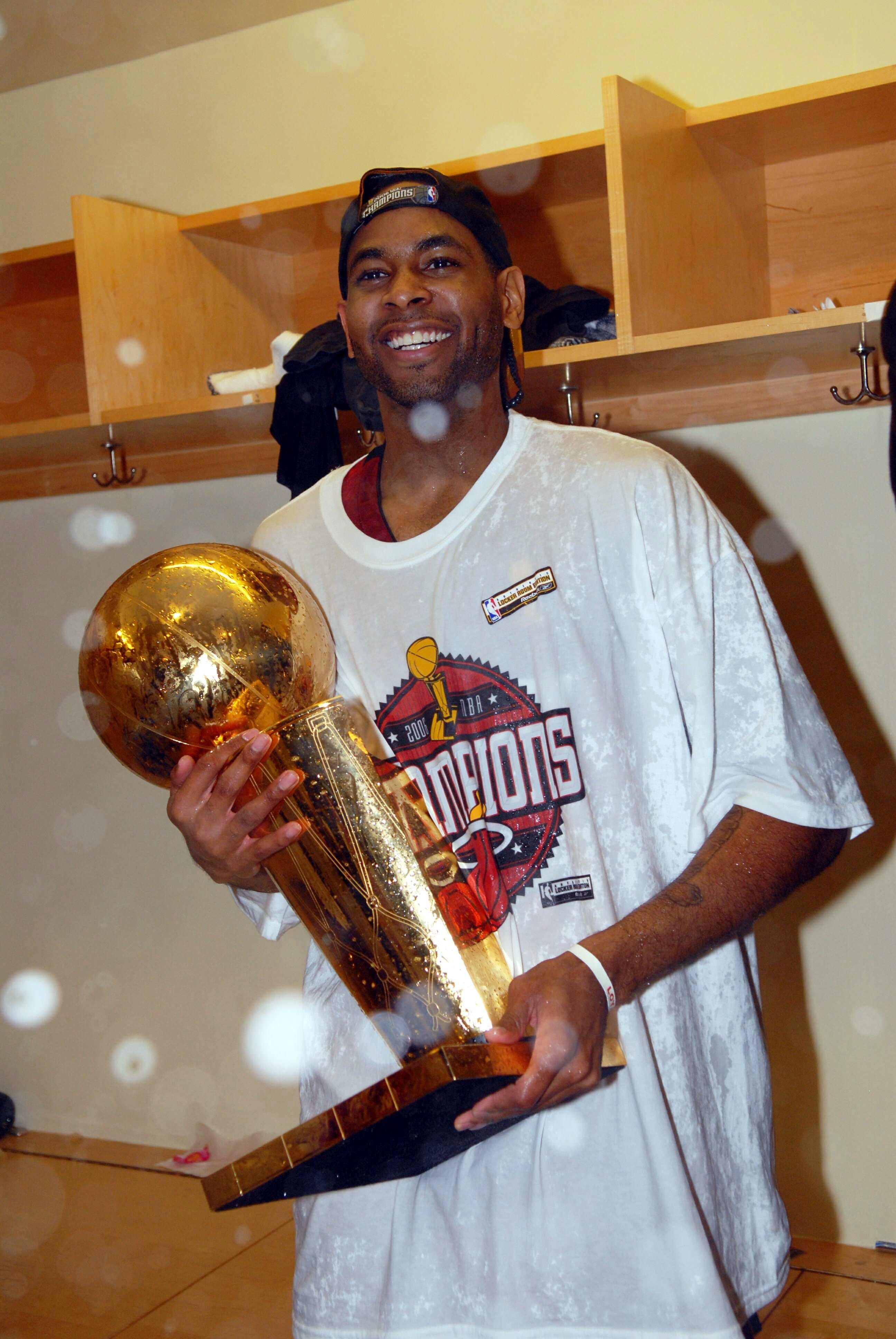 15 Strong: 2006 NBA Finals Game 6 Photo Gallery | Miami Heat
