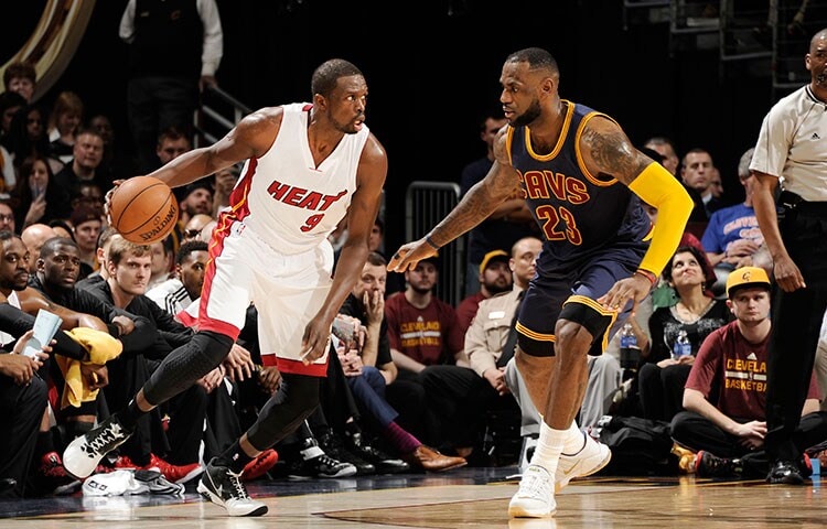 2014-15: Luol Deng 1 Photo Gallery | NBA.com