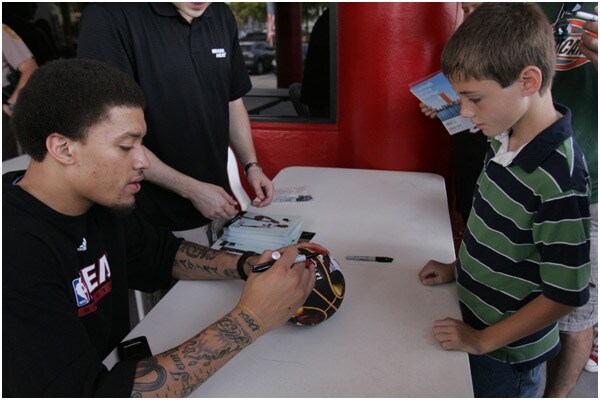 2008-09: Michael Beasley Appearance at Kendall Kia | Miami Heat