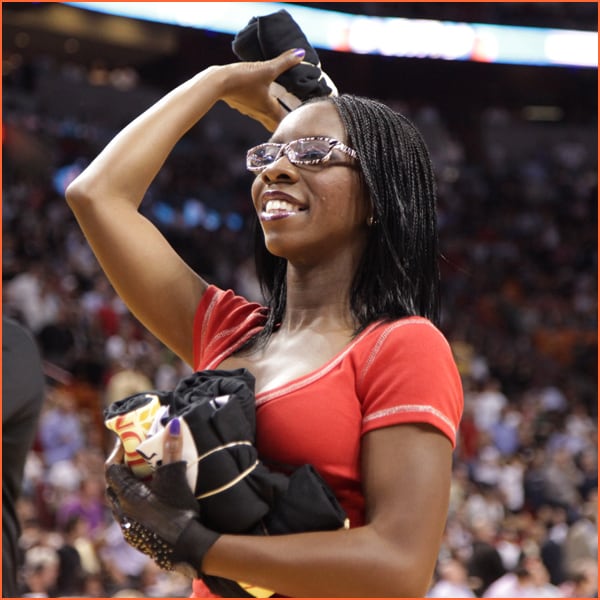 2010-11 Dancer Gallery Traci Photo Gallery | NBA.com