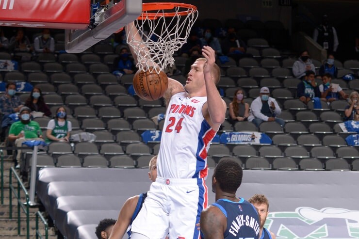 Gallery | Welcome to Charlotte - Mason Plumlee Photo Gallery | NBA.com