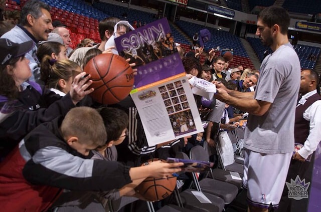 Rare Photos: Peja Stojakovic Photo Gallery | NBA.com