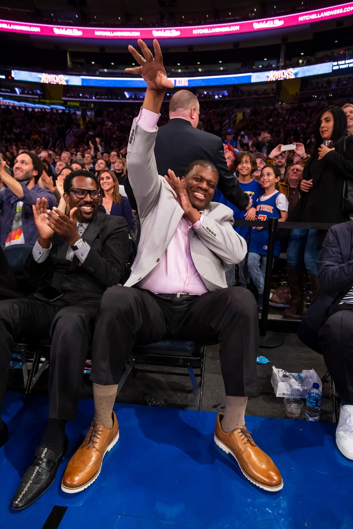 Celebrity Row: Oct 26 vs. Warriors Photo Gallery | NBA.com