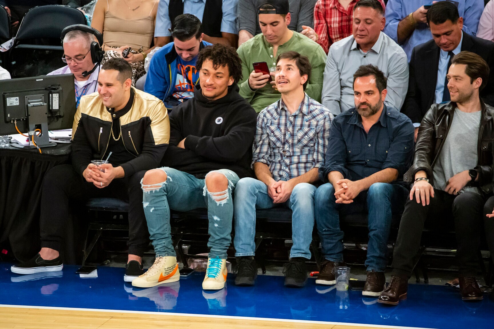 Celebrity Row: Oct 31 vs. Pacers Photo Gallery | NBA.com