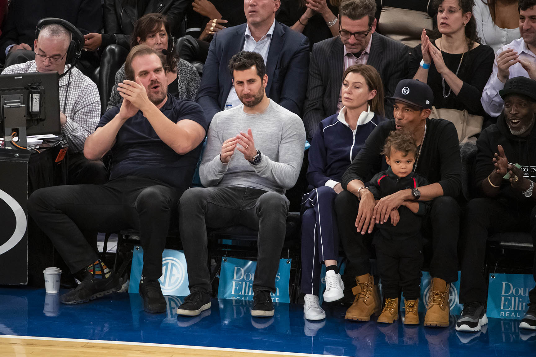 Celebrity Row: Nov 20 vs. Trail Blazers Photo Gallery | NBA.com
