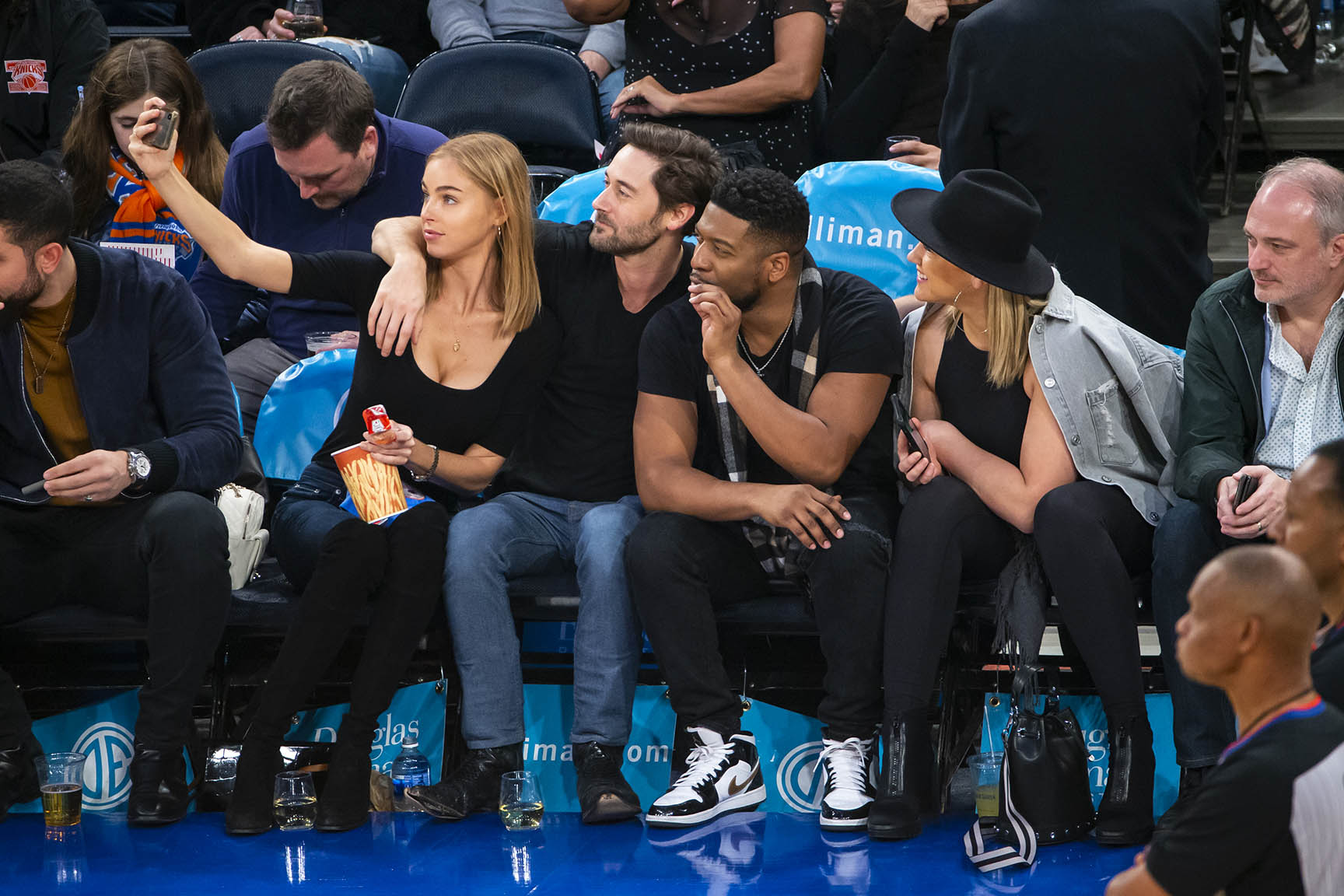 Celebrity Row: November 23 vs. Spurs Photo Gallery | NBA.com