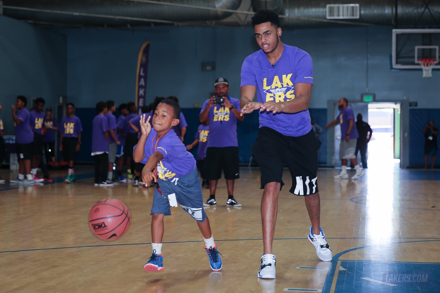 Wingstop Court Refurbisment and Basketball Clinic Photo Gallery | NBA.com