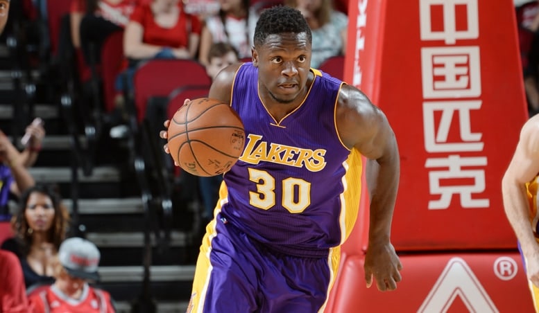 Randle Has Stitches Removed From Hand | Los Angeles Lakers