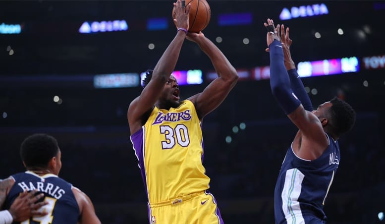 Lakers Trio Takes Turns Heating Up in Win | Los Angeles Lakers