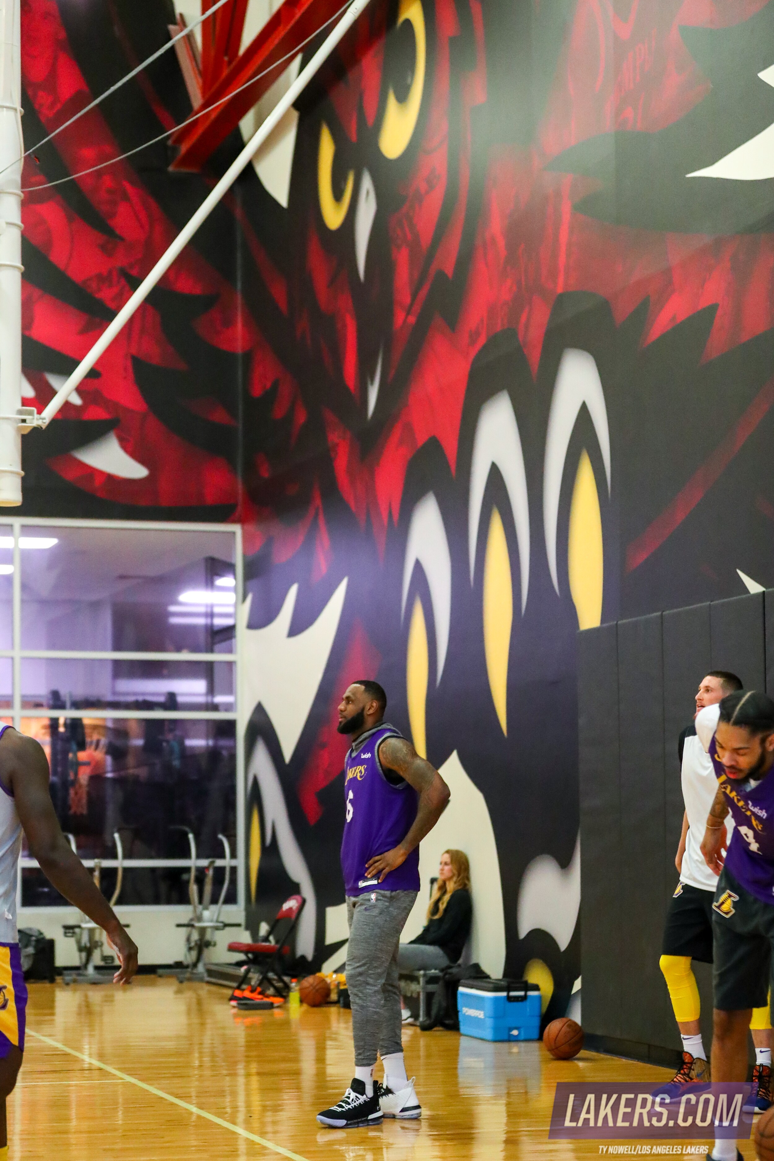 Photos: Lakers Practice in Philadelphia Photo Gallery | NBA.com