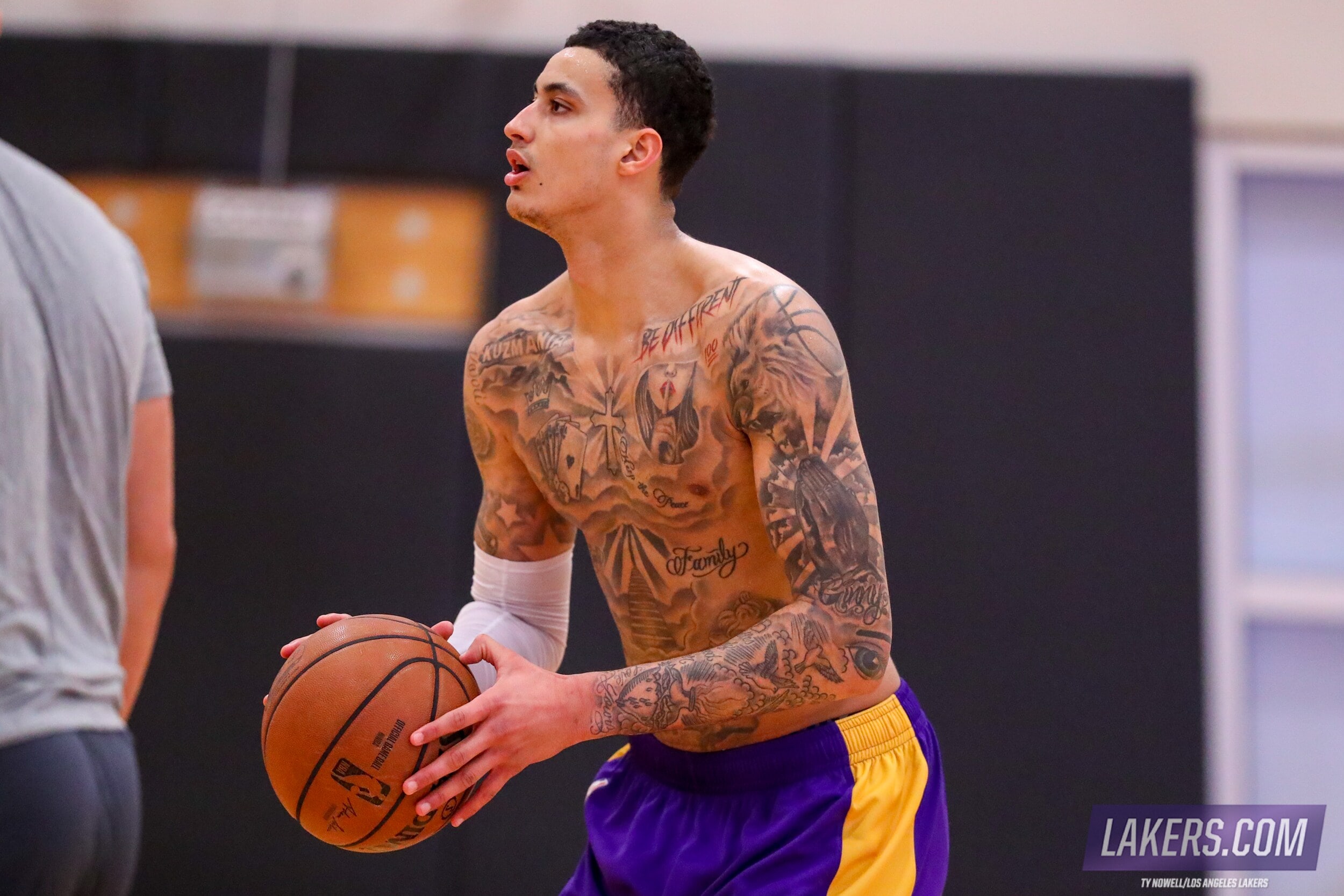 Photos: Lakers Practice in Philadelphia Photo Gallery | NBA.com