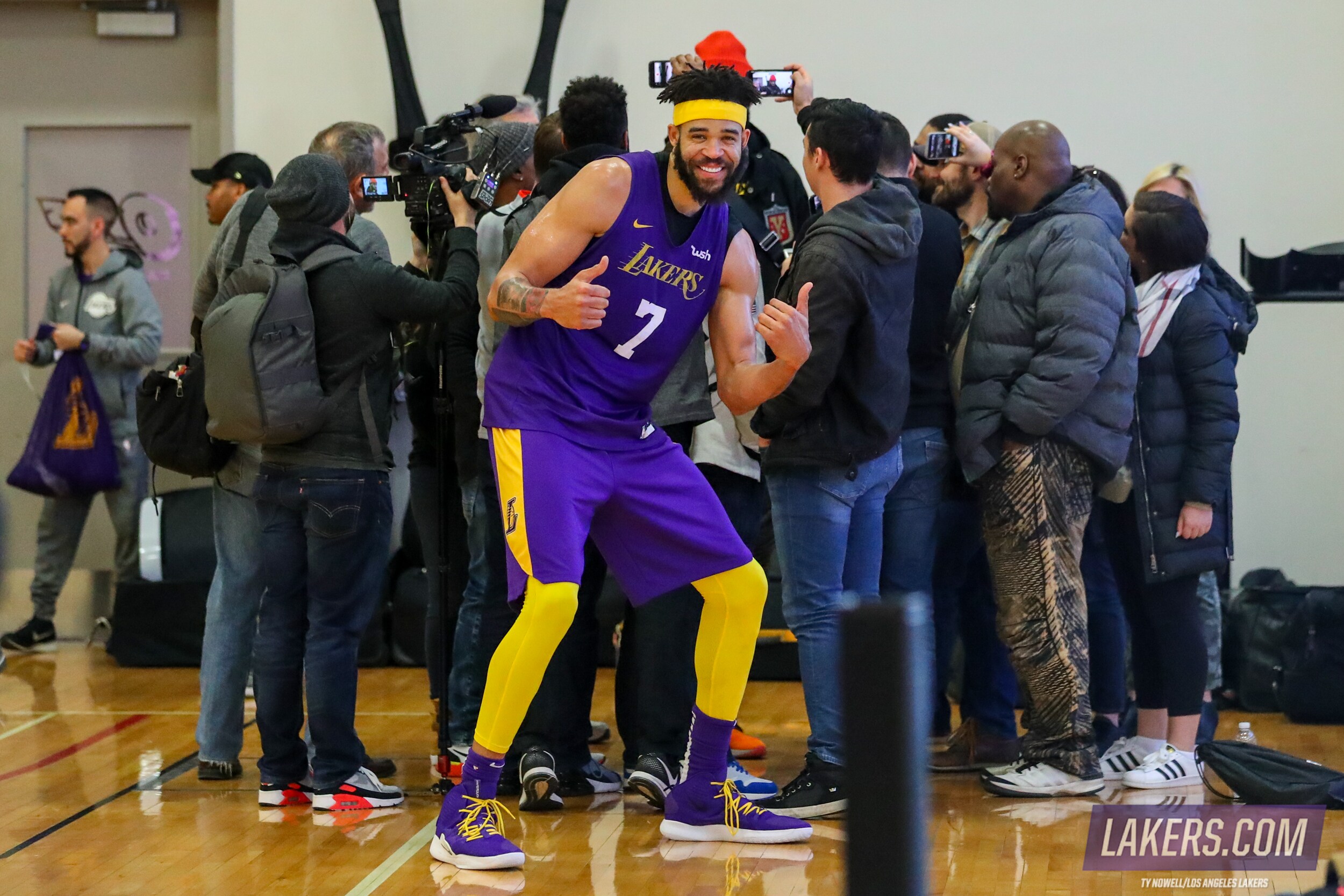 Photos: Lakers Practice in Philadelphia Photo Gallery | NBA.com