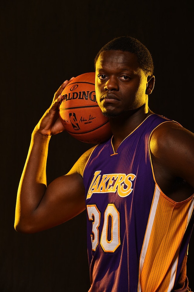 Julius Randle Rookie Photo Shoot Photo Gallery | NBA.com