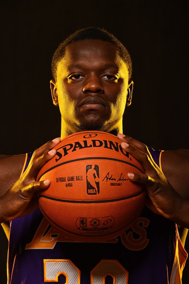 Julius Randle Rookie Photo Shoot Photo Gallery | NBA.com