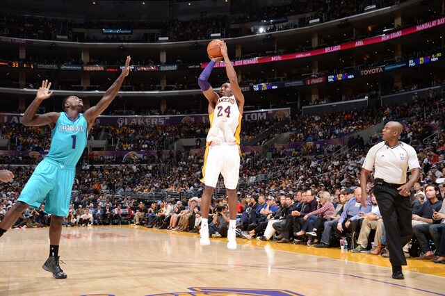Lakers vs. Hornets 11/9/14 Photo Gallery | NBA.com