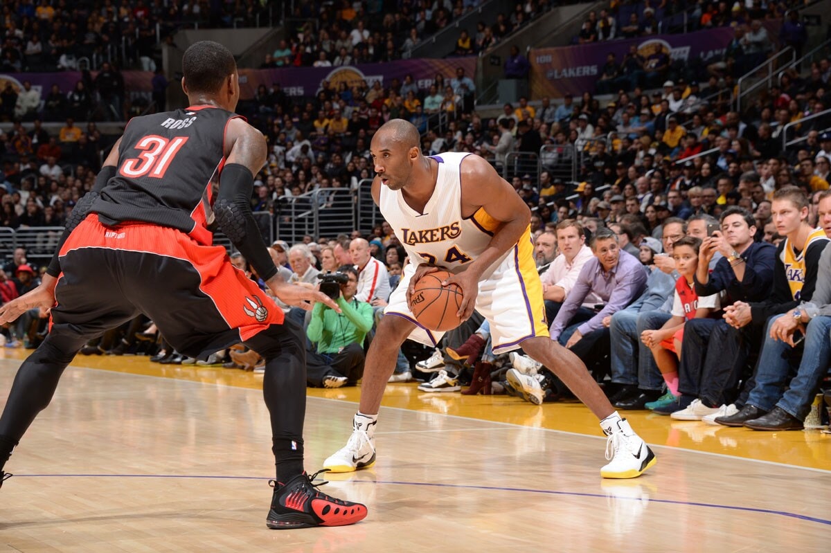 Photos: Lakers vs. Raptors (11/30/14) Photo Gallery | NBA.com