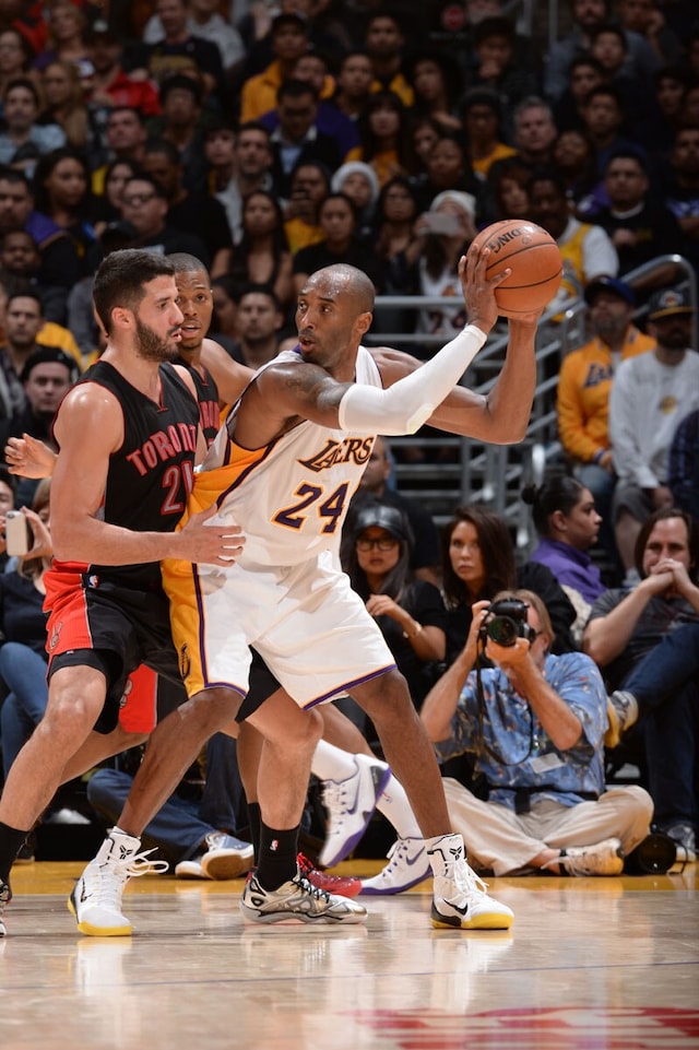 Photos: Lakers vs. Raptors (11/30/14) Photo Gallery | NBA.com