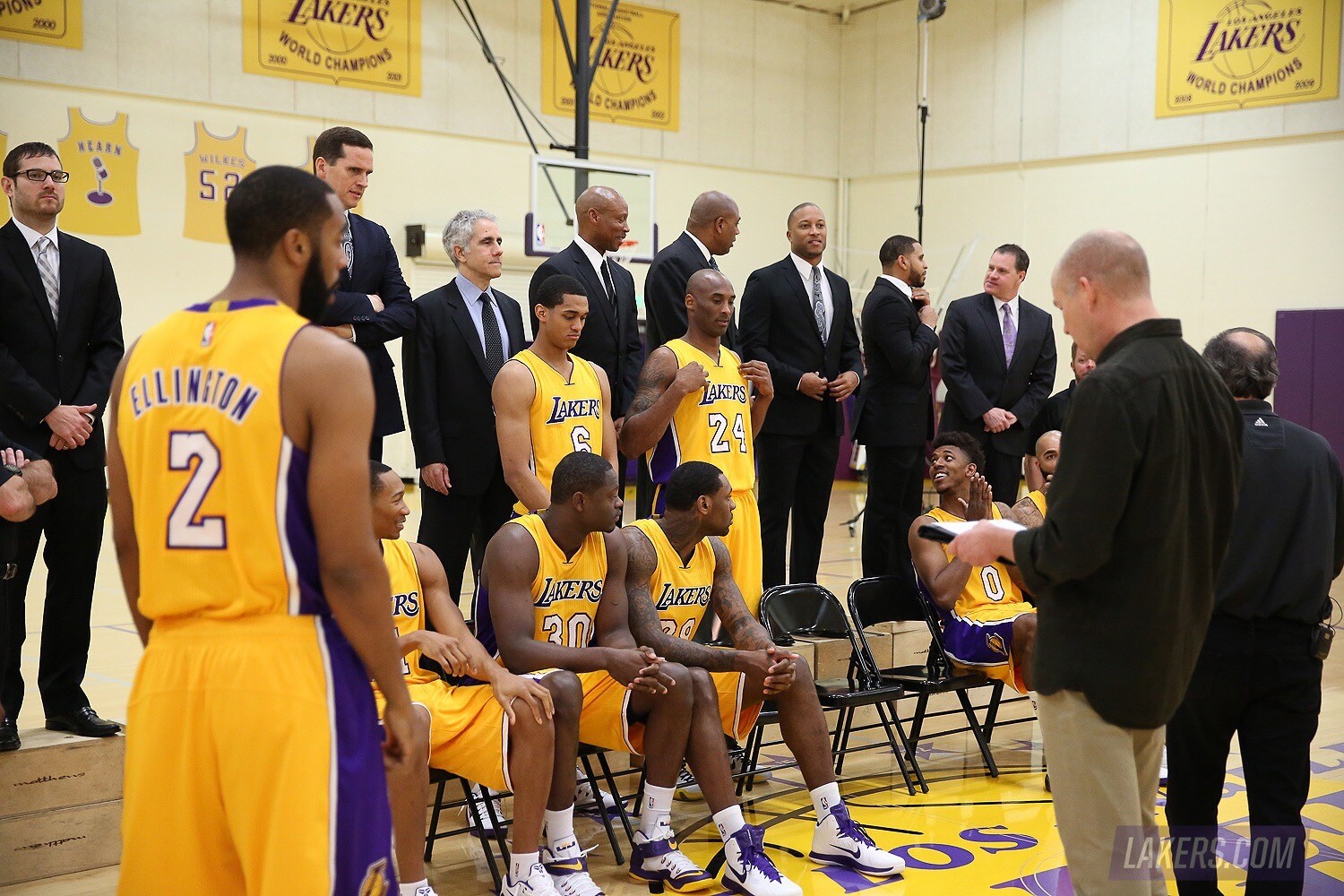 2015 Team Photo: Behind-the-Scenes | Los Angeles Lakers