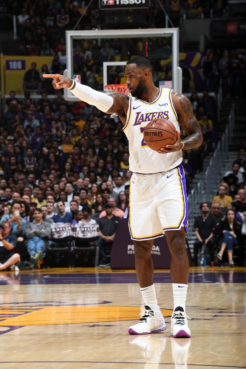 Photos: Lakers vs Hawks (11/17/19) Photo Gallery | NBA.com