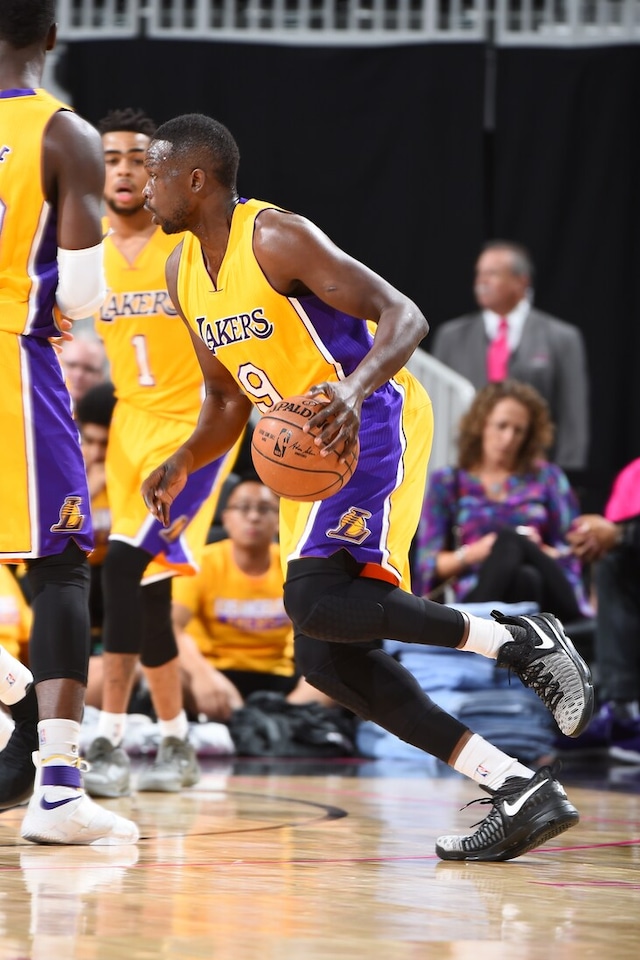 PHOTOS: Lakers vs. Kings (10/13/16) Photo Gallery | NBA.com