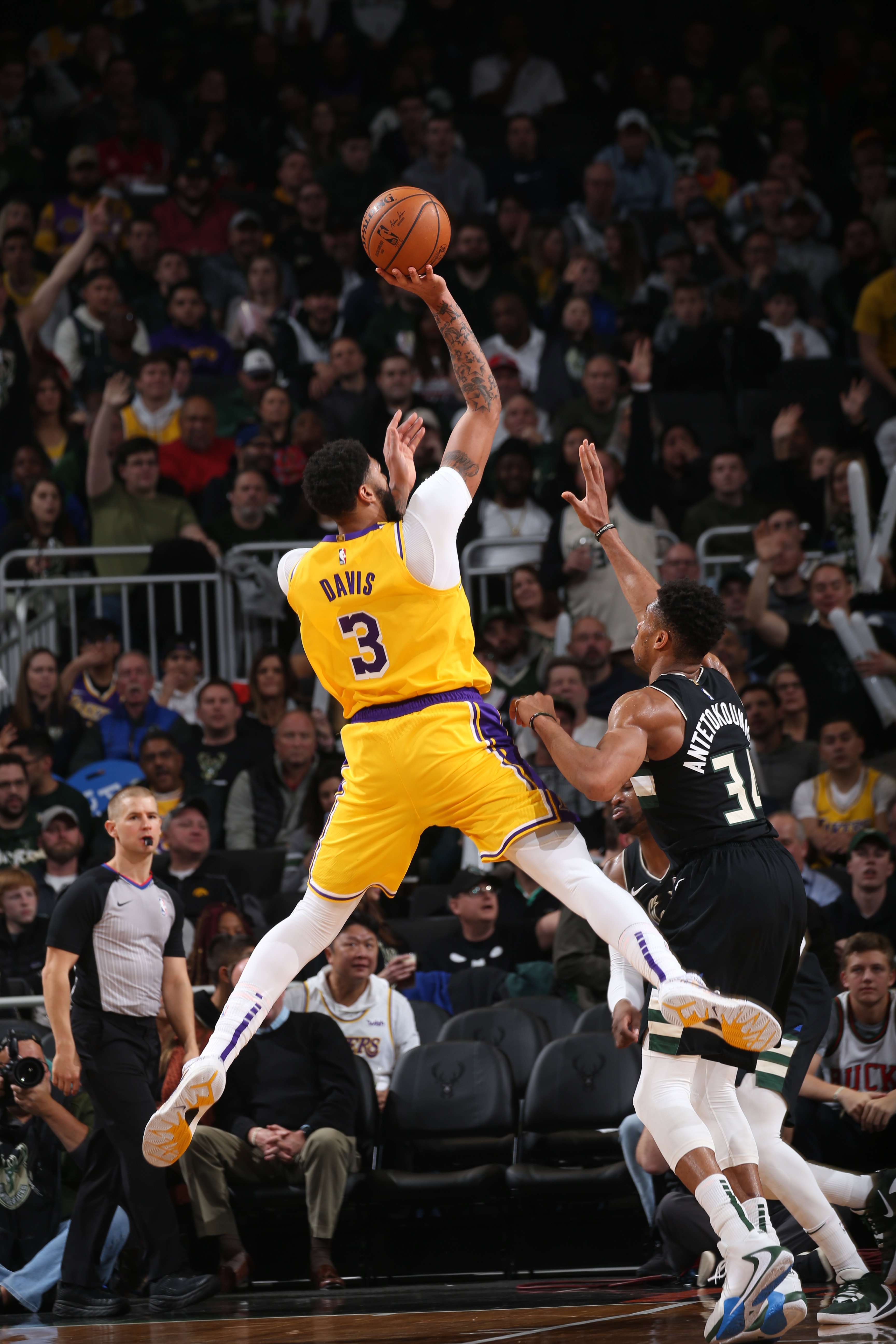 Photos: Lakers vs Bucks (12/19/2019) Photo Gallery | NBA.com