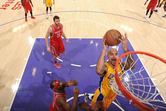2015-16 Player Gallery: Robert Sacre Photo Gallery | NBA.com