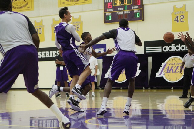 10/02/14 Practice Photo Gallery | NBA.com