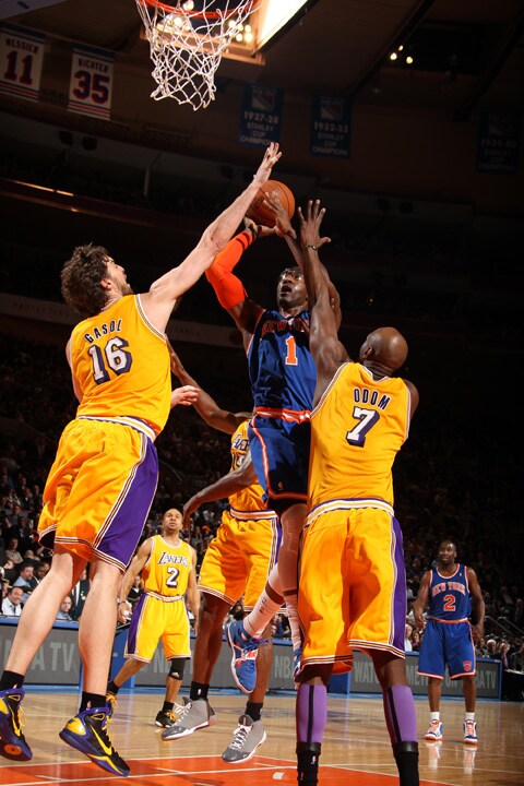 2/11/11 Lakers vs Knicks Photo Gallery | Los Angeles Lakers
