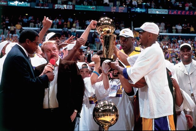 Dr. Jerry Buss: Through the Years Photo Gallery | NBA.com
