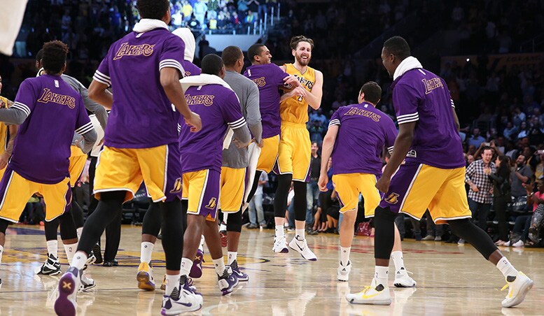 Kelly's Dunk Highlights Preseason Progress | NBA.com