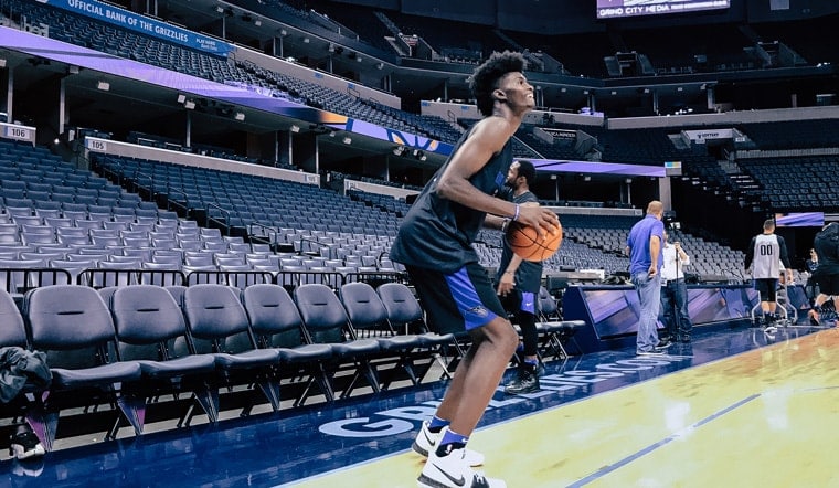 Jonathan Isaac Will Play in His First NBA Game on Eve of 20th Birthday ...