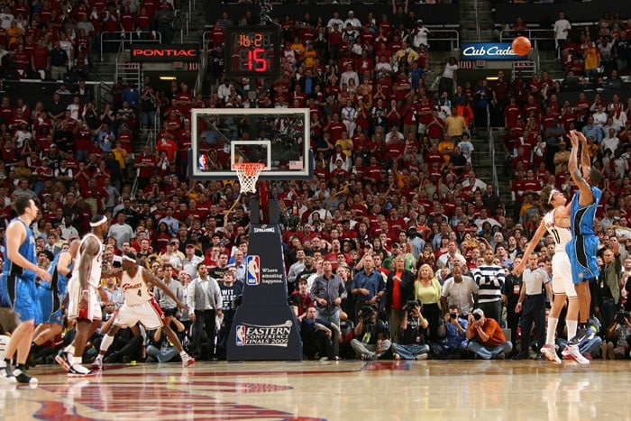 Most Famous & Infamous Shots in Magic History Photo Gallery | NBA.com