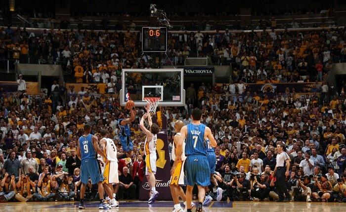 Most Famous & Infamous Shots in Magic History Photo Gallery | NBA.com