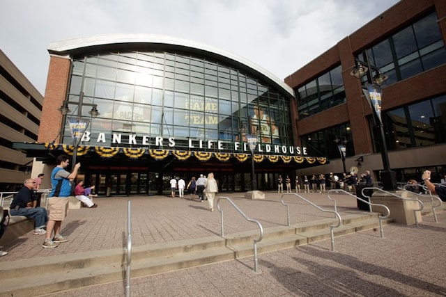 Arena Tour: General Exterior Views of all 29 NBA Arenas Photo Gallery ...