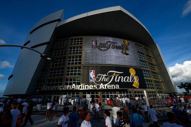 Arena Tour: General Exterior Views of all 29 NBA Arenas Photo Gallery ...