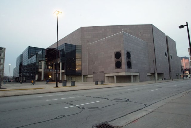 Arena Tour: General Exterior Views of all 29 NBA Arenas Photo Gallery ...