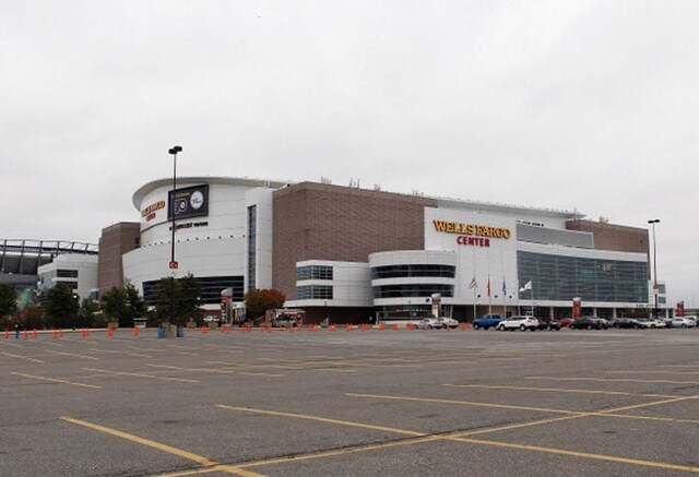 Arena Tour: General Exterior Views of all 29 NBA Arenas Photo Gallery ...