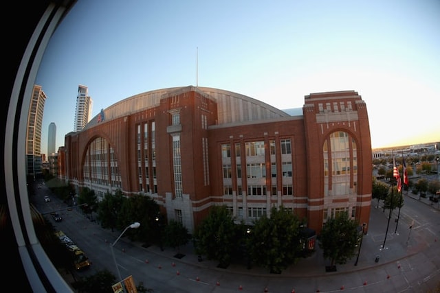 Arena Tour: General Exterior Views of all 29 NBA Arenas Photo Gallery ...