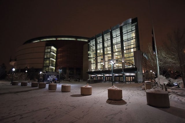 Arena Tour: General Exterior Views of all 29 NBA Arenas Photo Gallery ...