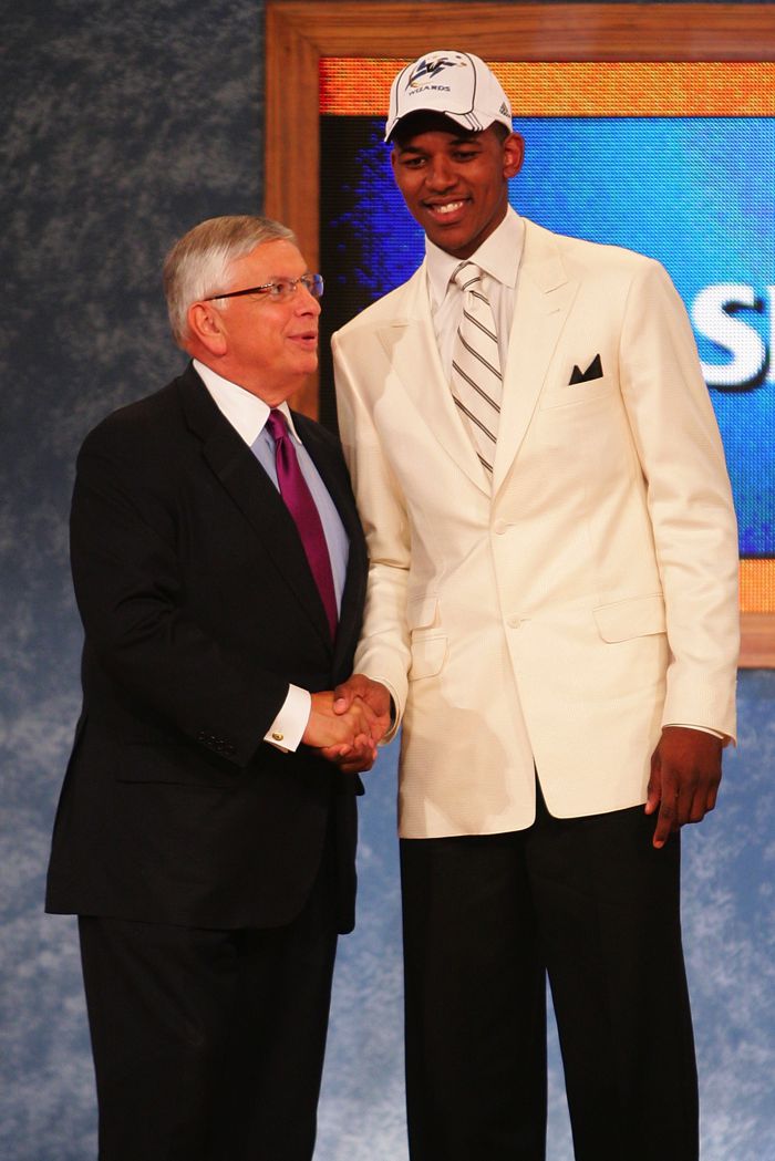 samaki walker draft suit