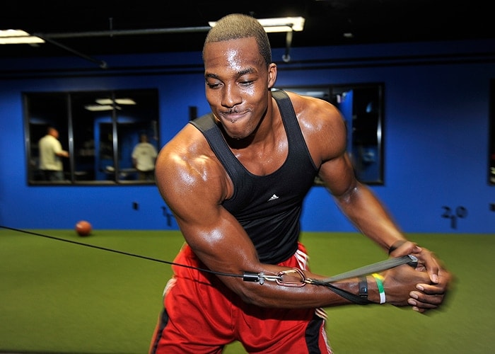 dwight howard shoulder width