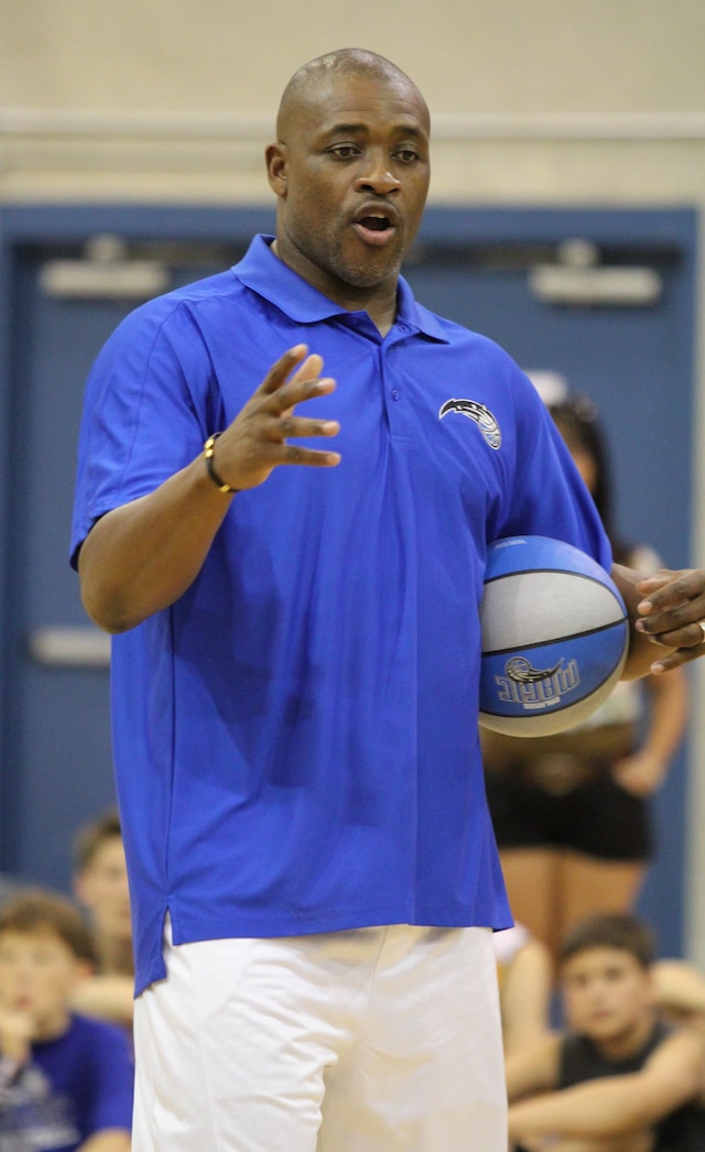 Glen Davis Basketball Camp Photo Gallery | NBA.com