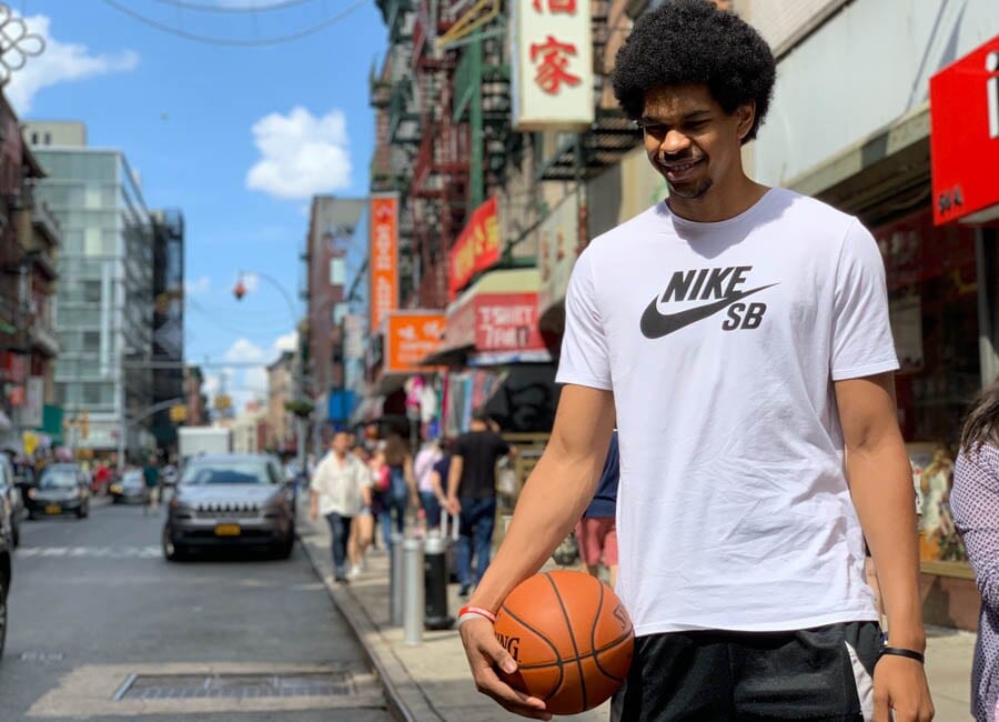 The Fro Visits Chinatown Photo Gallery | NBA.com
