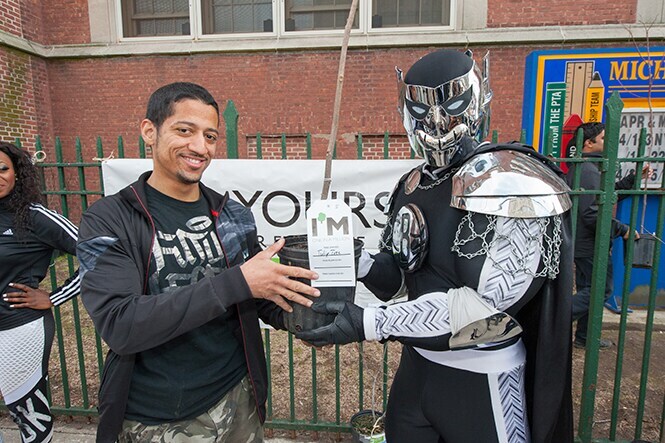 Trees for Threes Event Photo Gallery | NBA.com