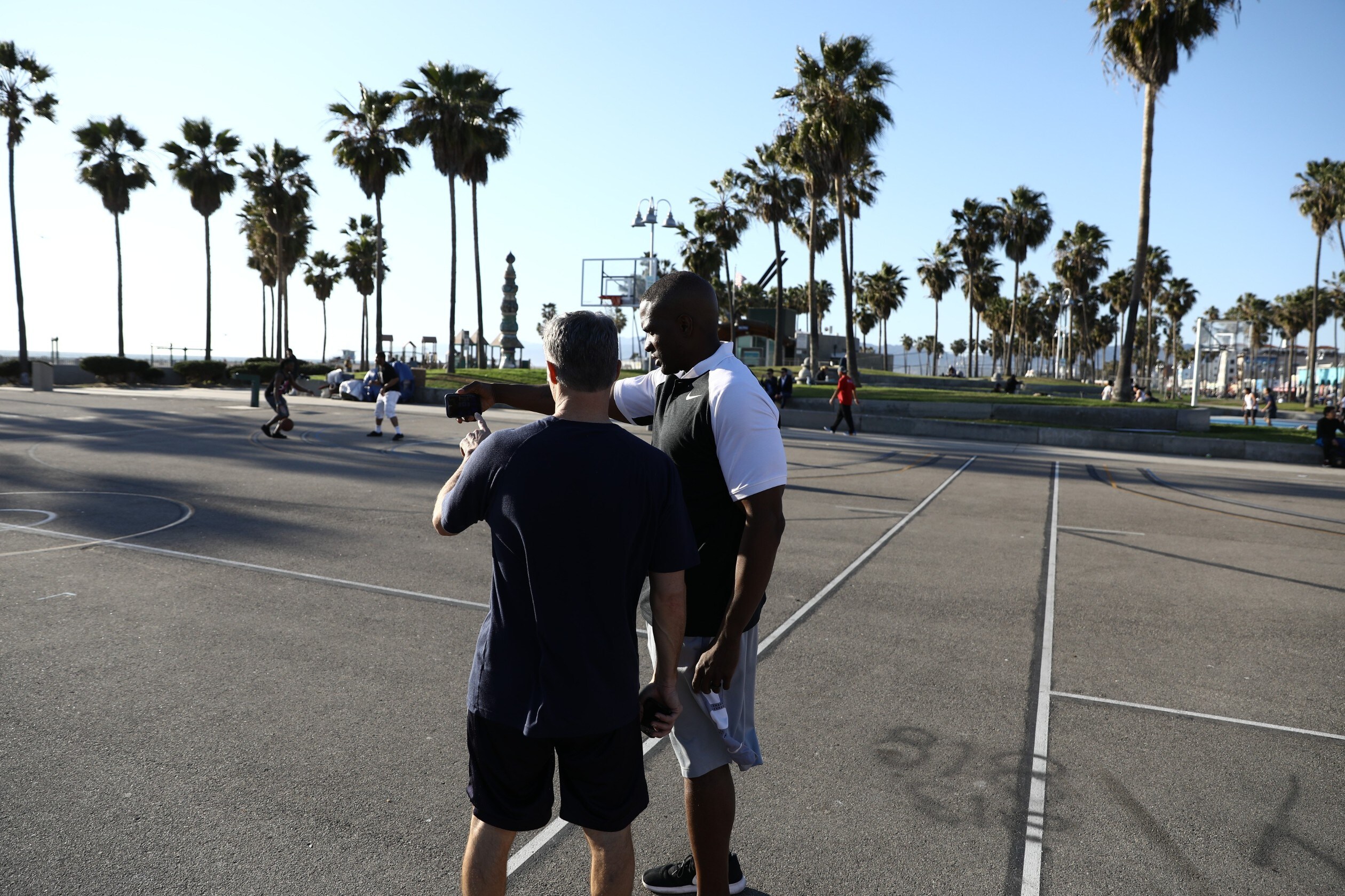 Lombardi and Dempsey Arrive In L.A. | Denver Nuggets