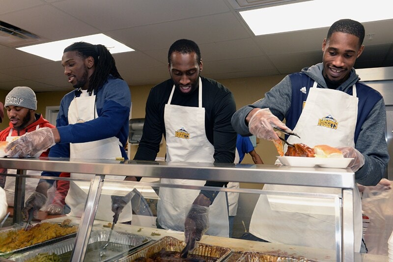 Nuggets Players Participate in Volunteers of America | Denver Nuggets