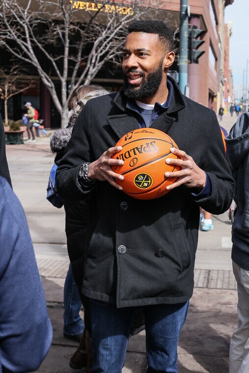 Elevate Friday con DJ Paws Photo Gallery | NBA.com