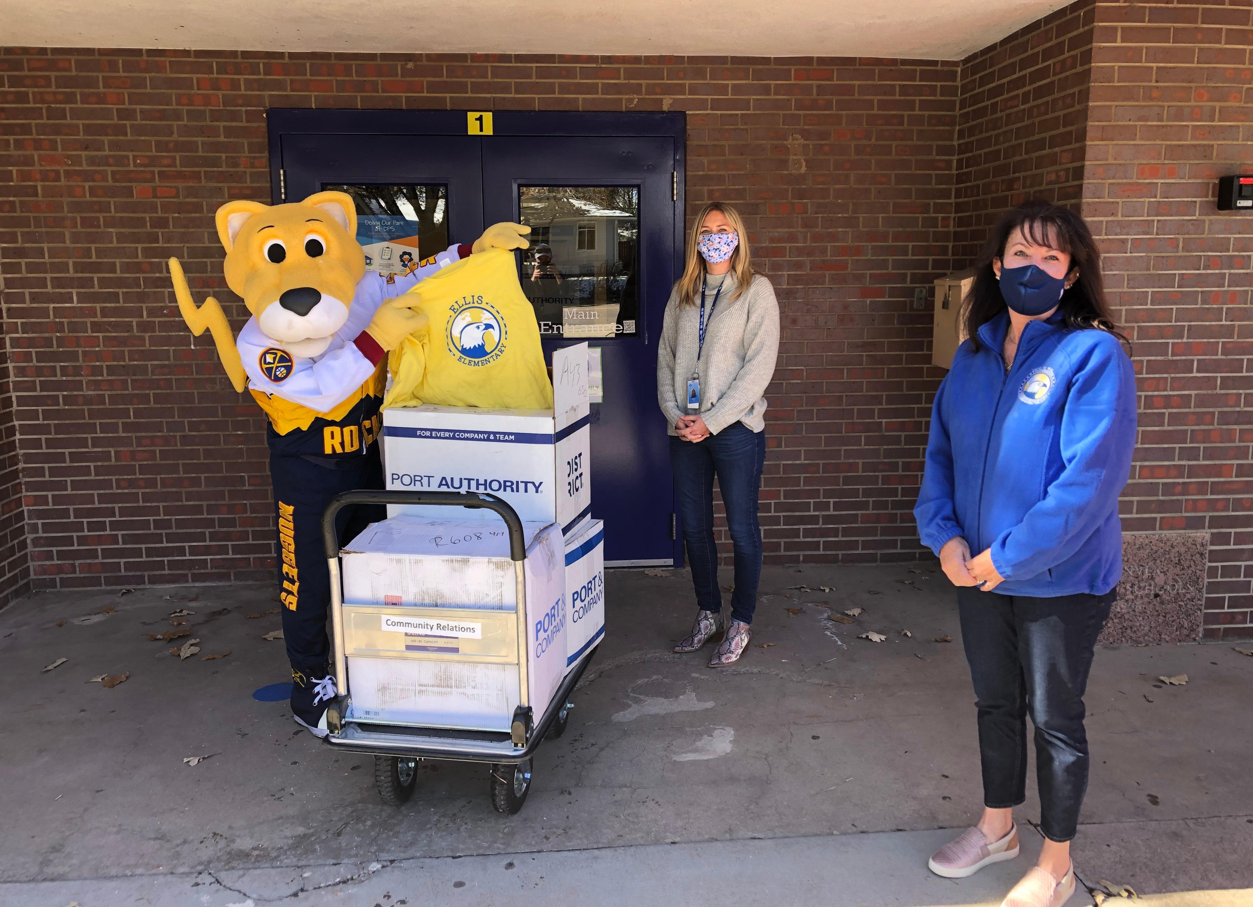 Negah Connelly leads Denver Nuggets’ T-shirt donations to Ellis ...