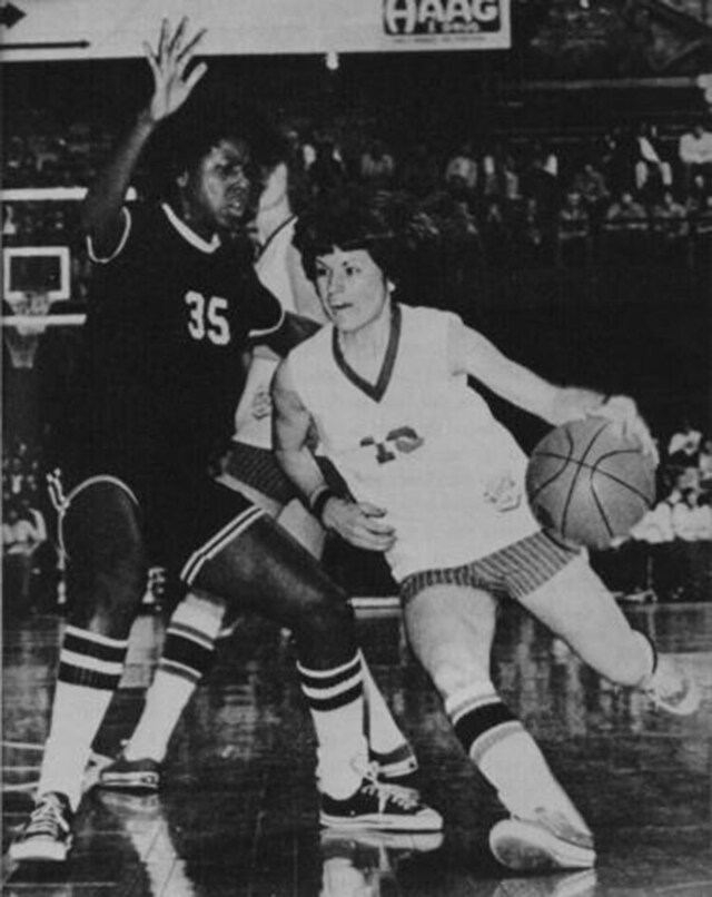 Judi Warren's Basketball Career in Photos Photo Gallery | NBA.com